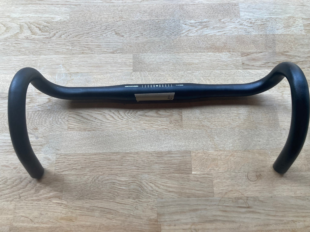 4. Cannondale Alloy Road Handlebars - 440mm – thecyclecollective.cc